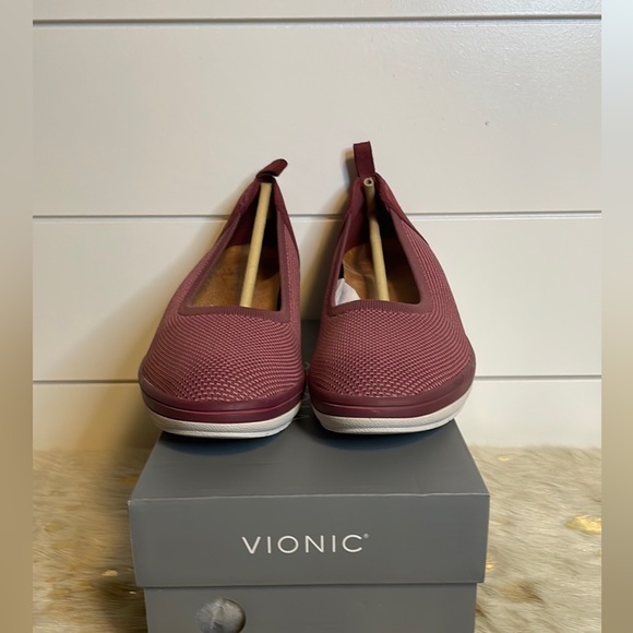 Vionic | Shoes | Vionic Womens Advantage Jacey Slip On Wedges 1 M ...